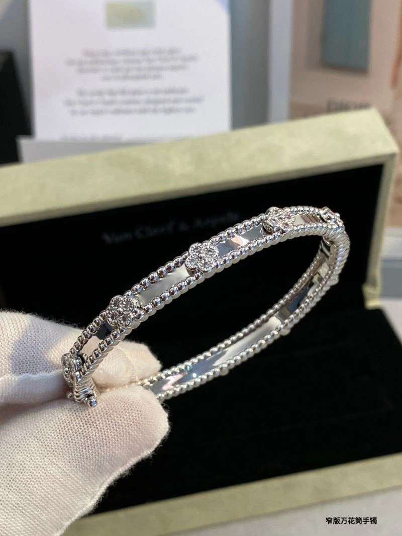 Low-cost Vca Bracelets