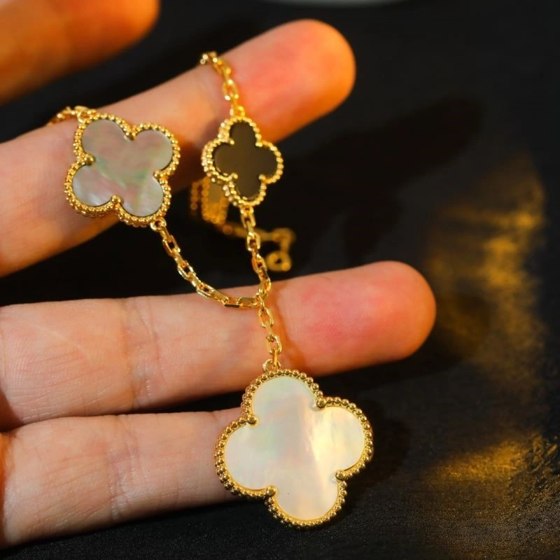 Cut-rate Vca Bracelets