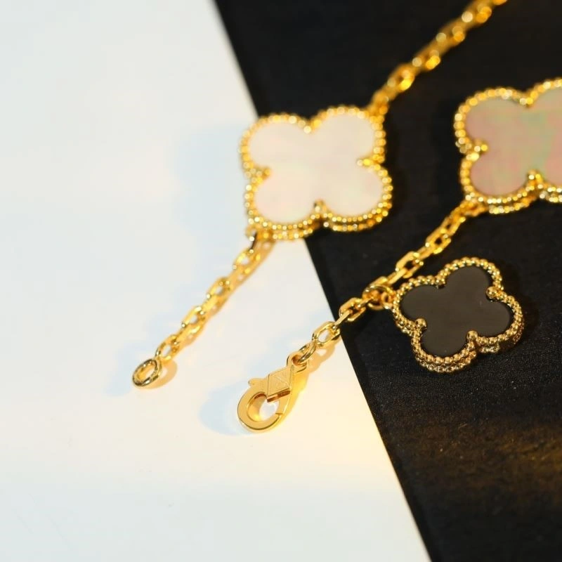Cut-rate Vca Bracelets