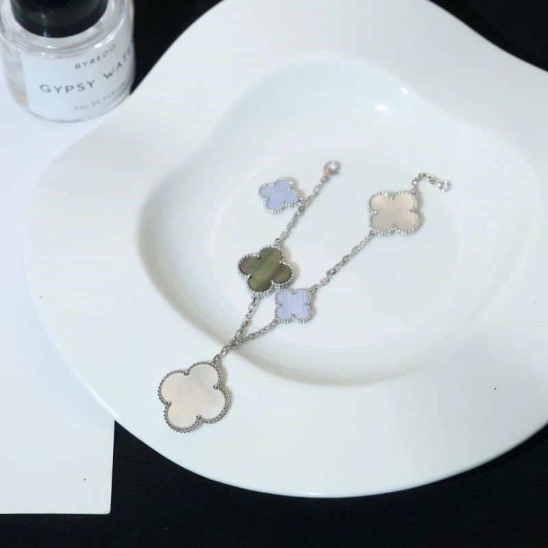 1:1 copy Vca Bracelets