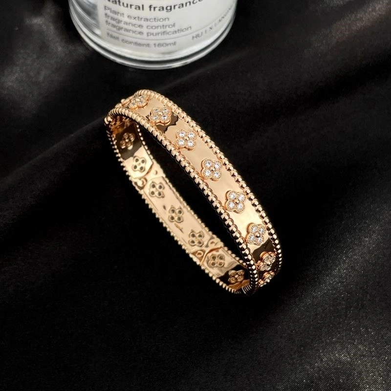 Low-cost Vca Bracelets
