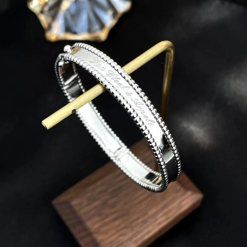 Top match Vca Bracelets
