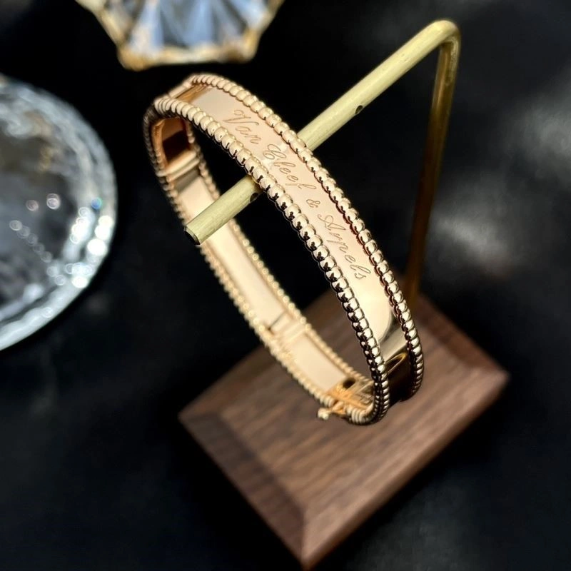 Top match Vca Bracelets