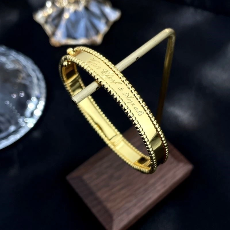 Top match Vca Bracelets