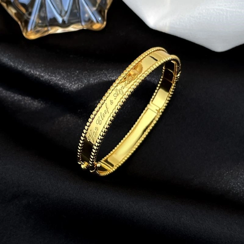 Top match Vca Bracelets