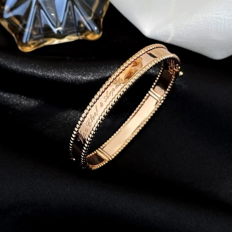 Top match Vca Bracelets