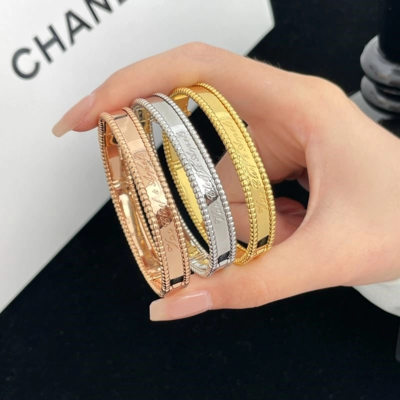 Top match Vca Bracelets