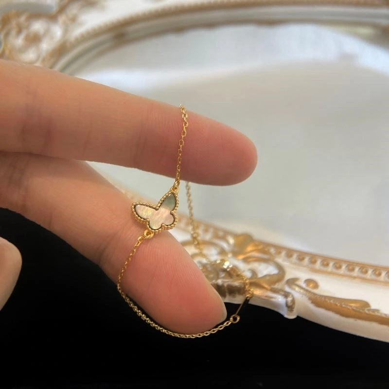 Cut-rate Vca Bracelets