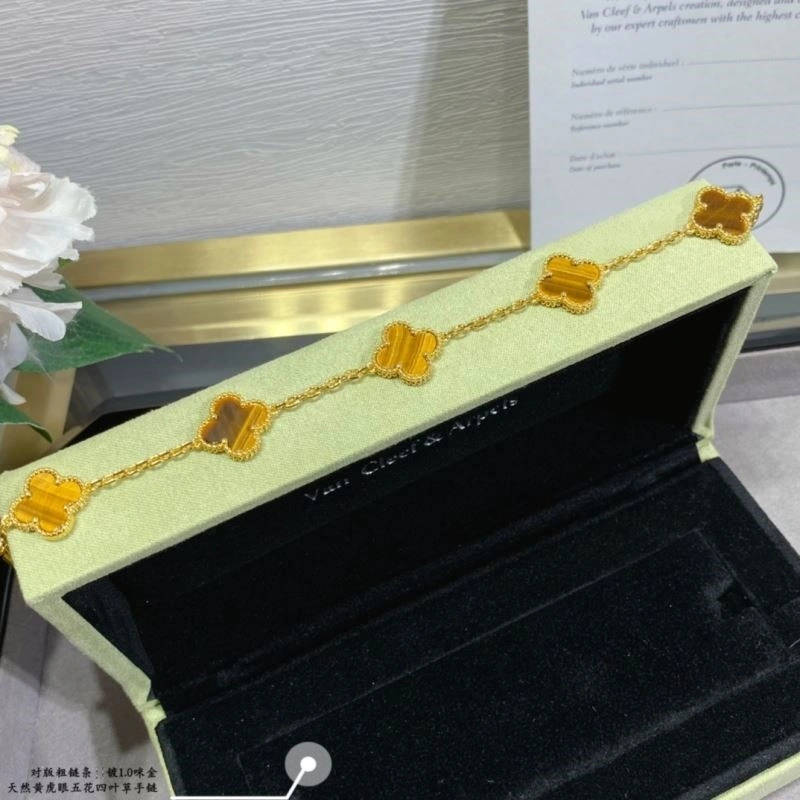 Top match Vca Bracelets