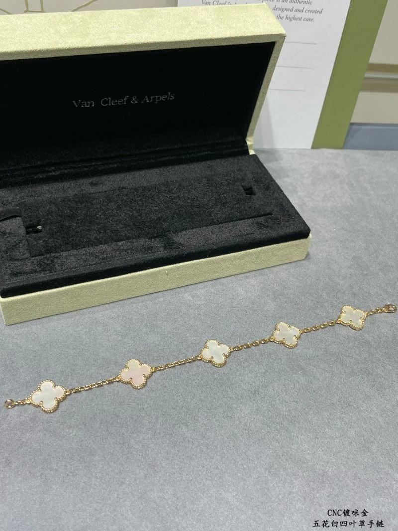 Top match Vca Bracelets