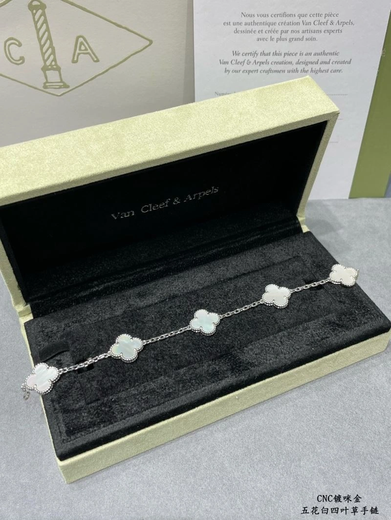 Top match Vca Bracelets