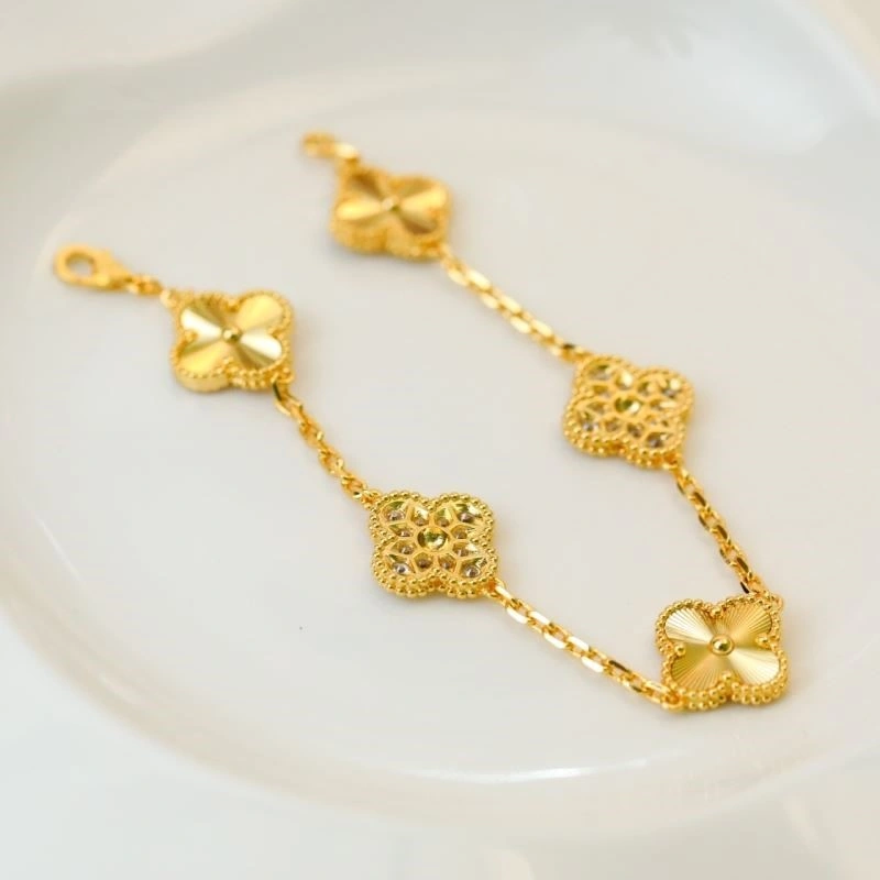 Exact replica Vca Bracelets
