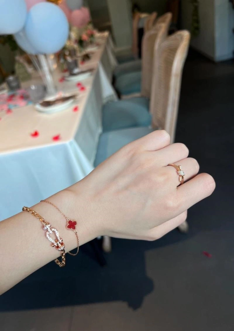 Vca Bracelets