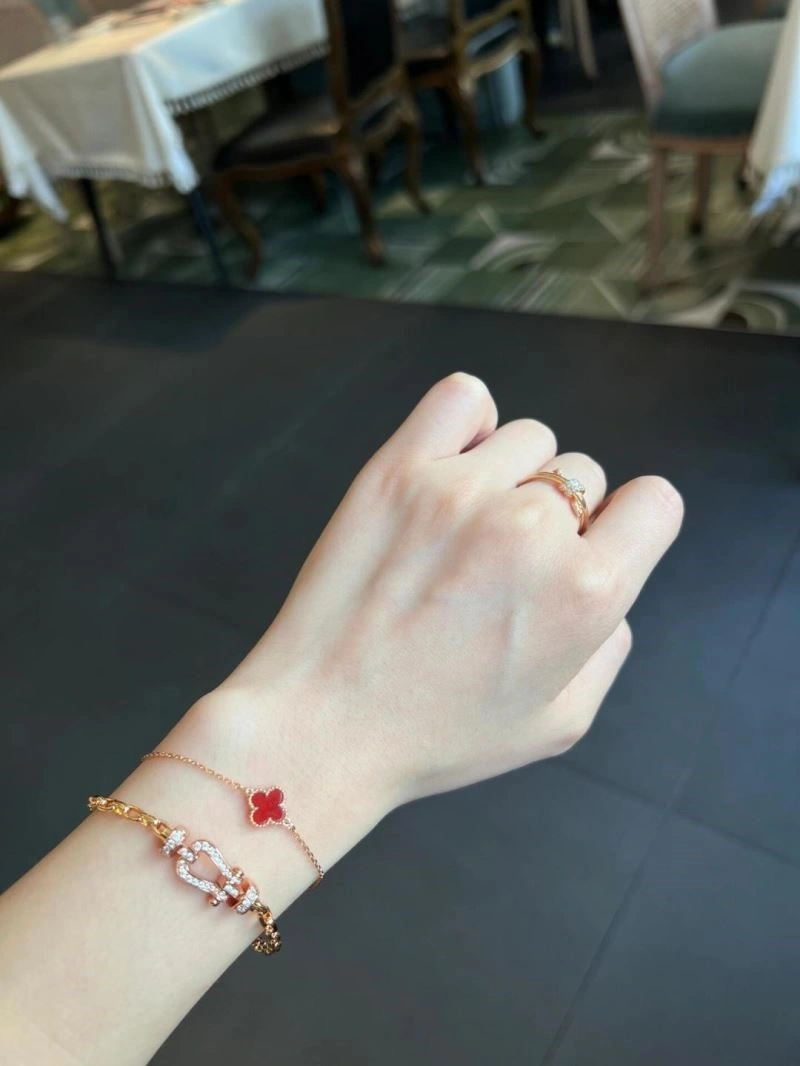 High fidelity Vca Bracelets