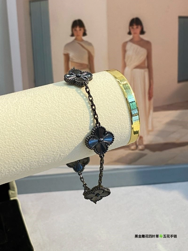 Factory-made Vca Bracelets