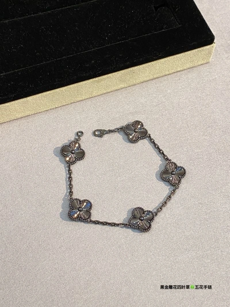 Factory-made Vca Bracelets