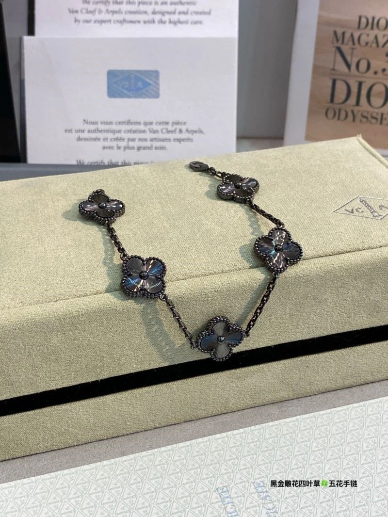 Factory-made Vca Bracelets