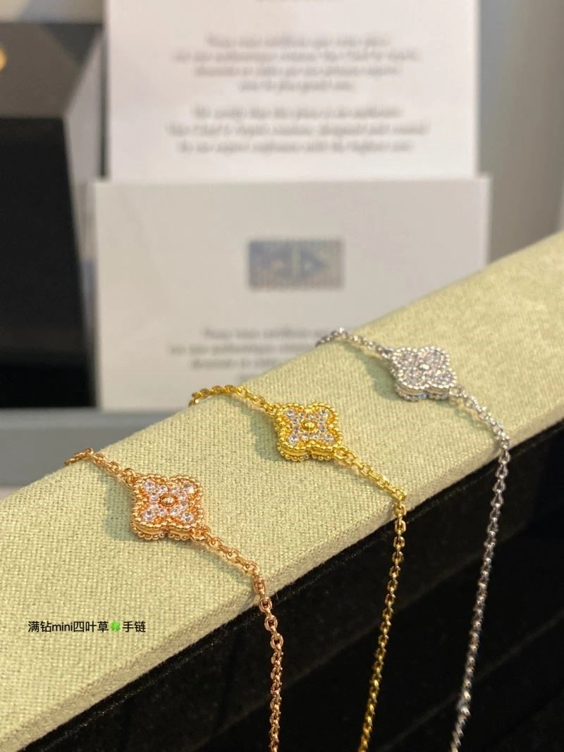 Precise copy Vca Bracelets