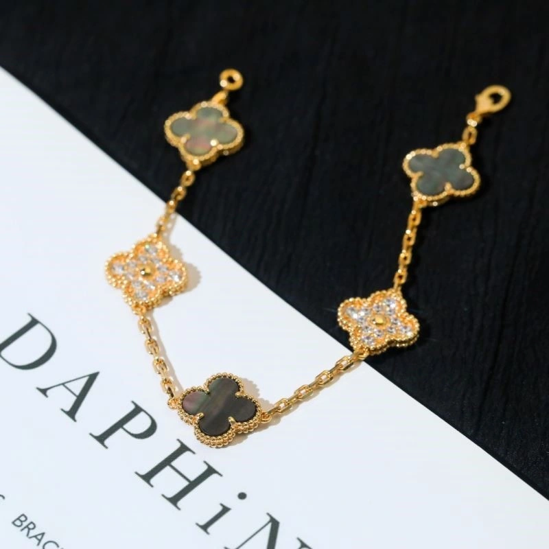 Top match Vca Bracelets