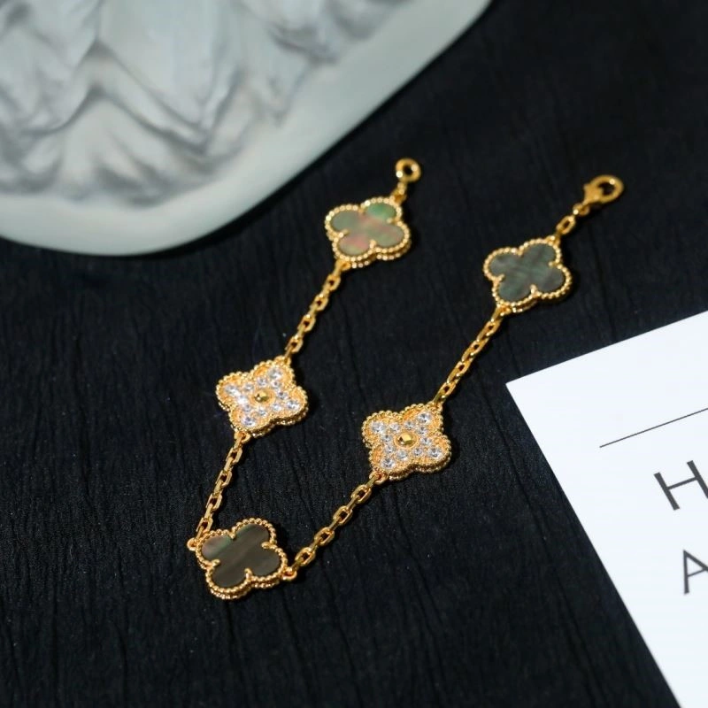 Top match Vca Bracelets