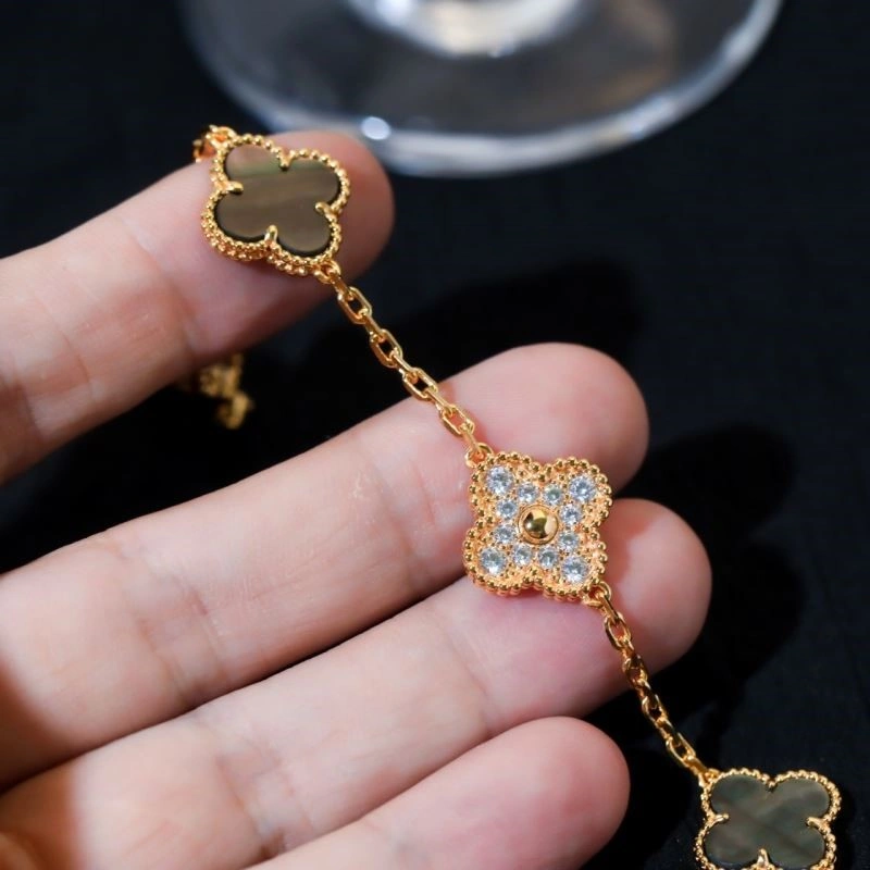 Top match Vca Bracelets