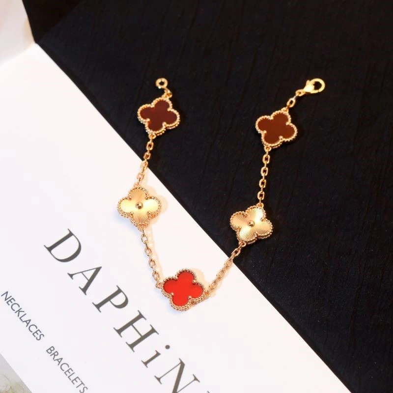 Brand-authenticated Vca Bracelets