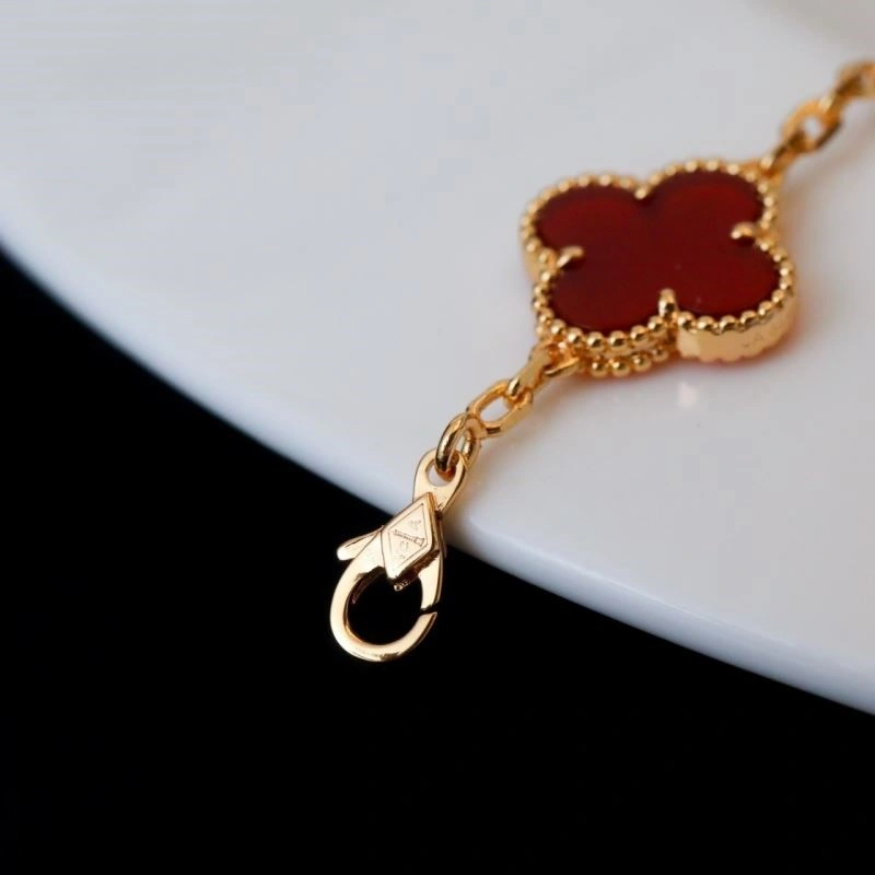 Brand-authenticated Vca Bracelets