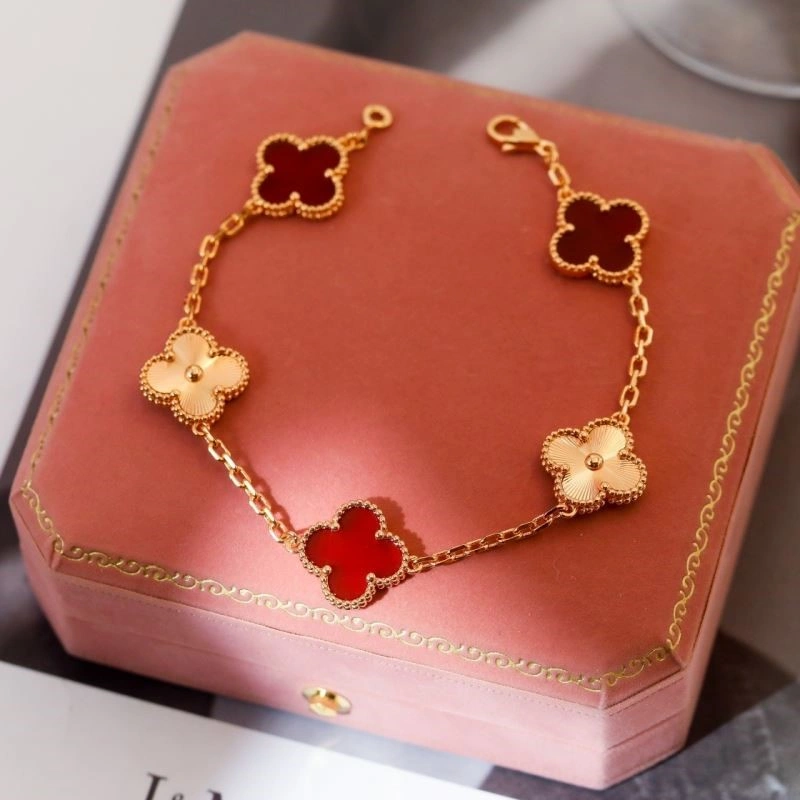 Brand-authenticated Vca Bracelets