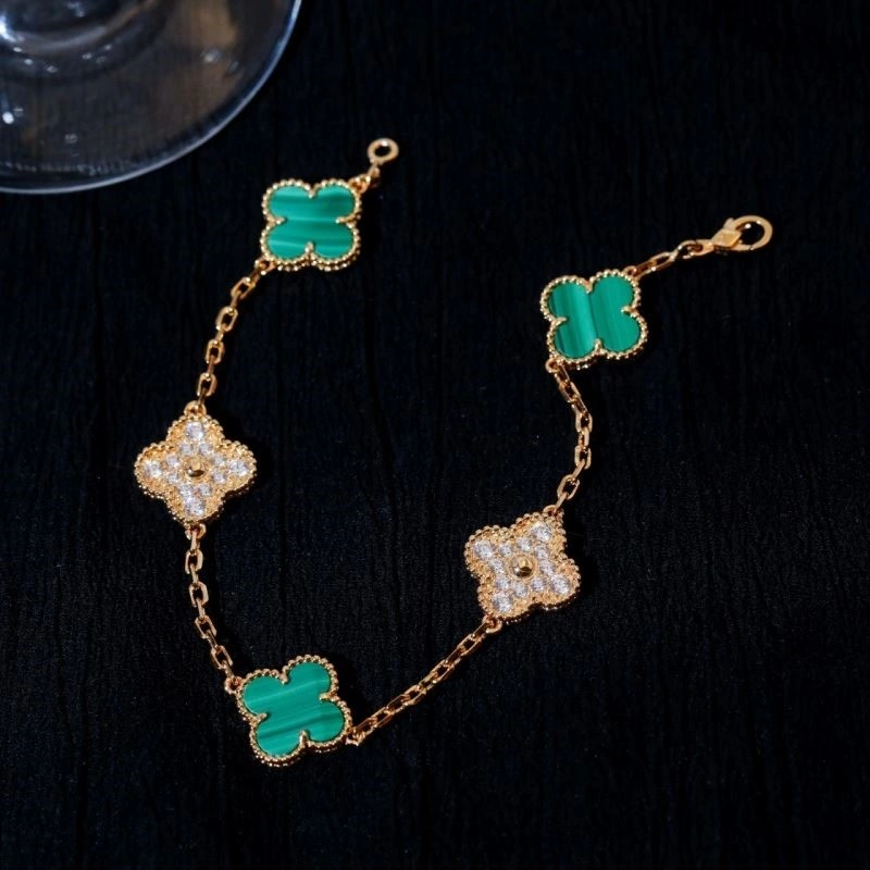 Precise copy Vca Bracelets