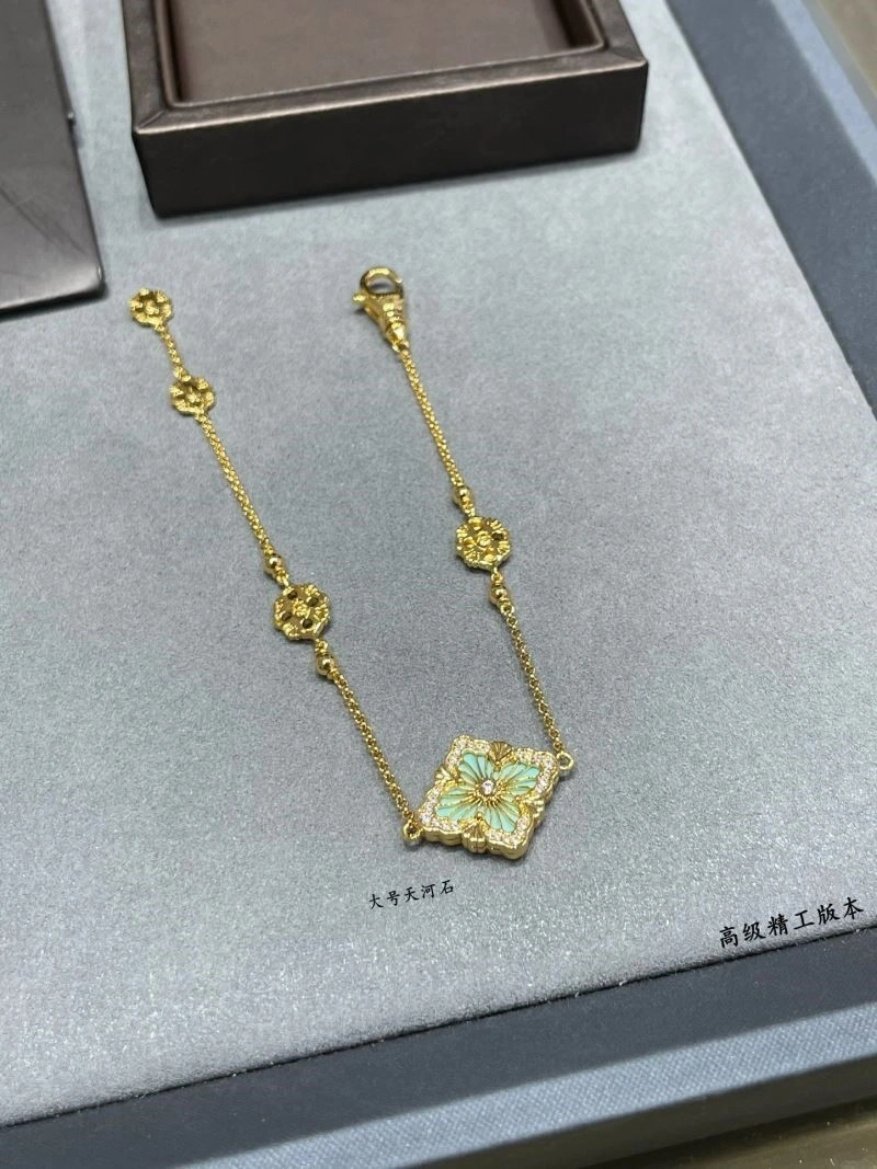 1:1 copy Vca Bracelets
