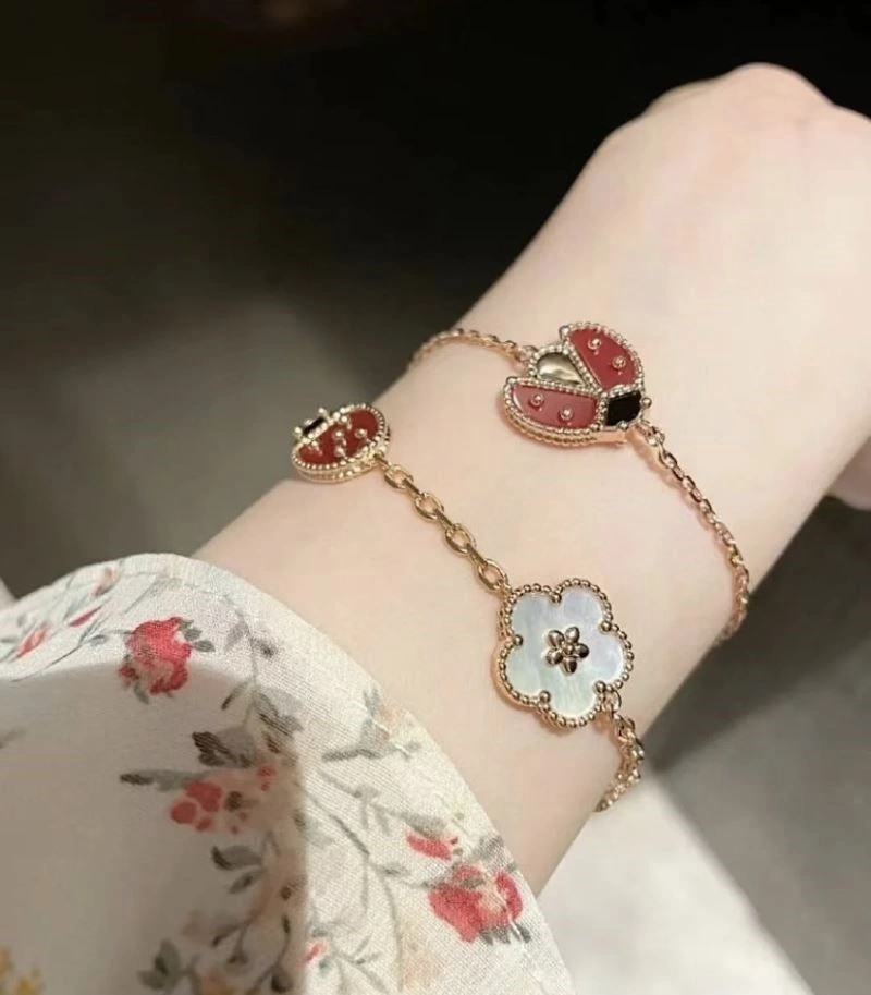 Low-cost Vca Bracelets
