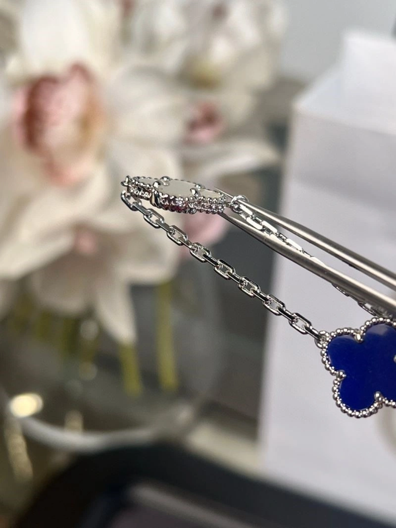 Factory-made Vca Bracelets