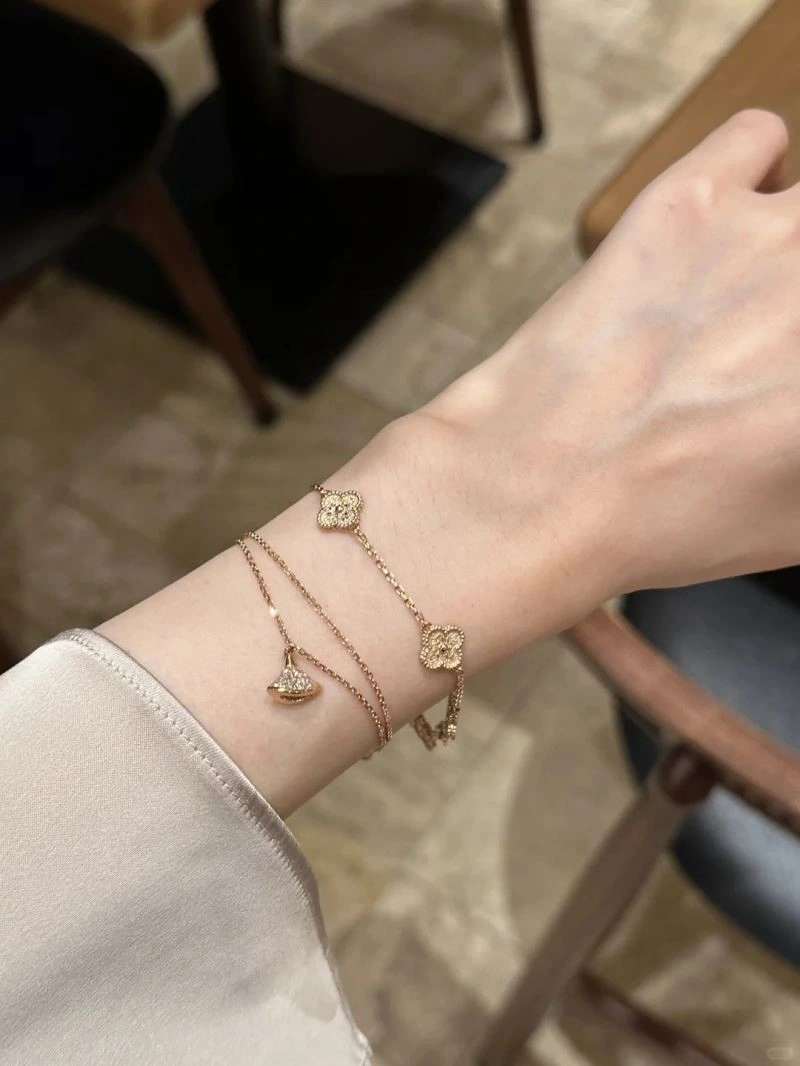 Vca Bracelets