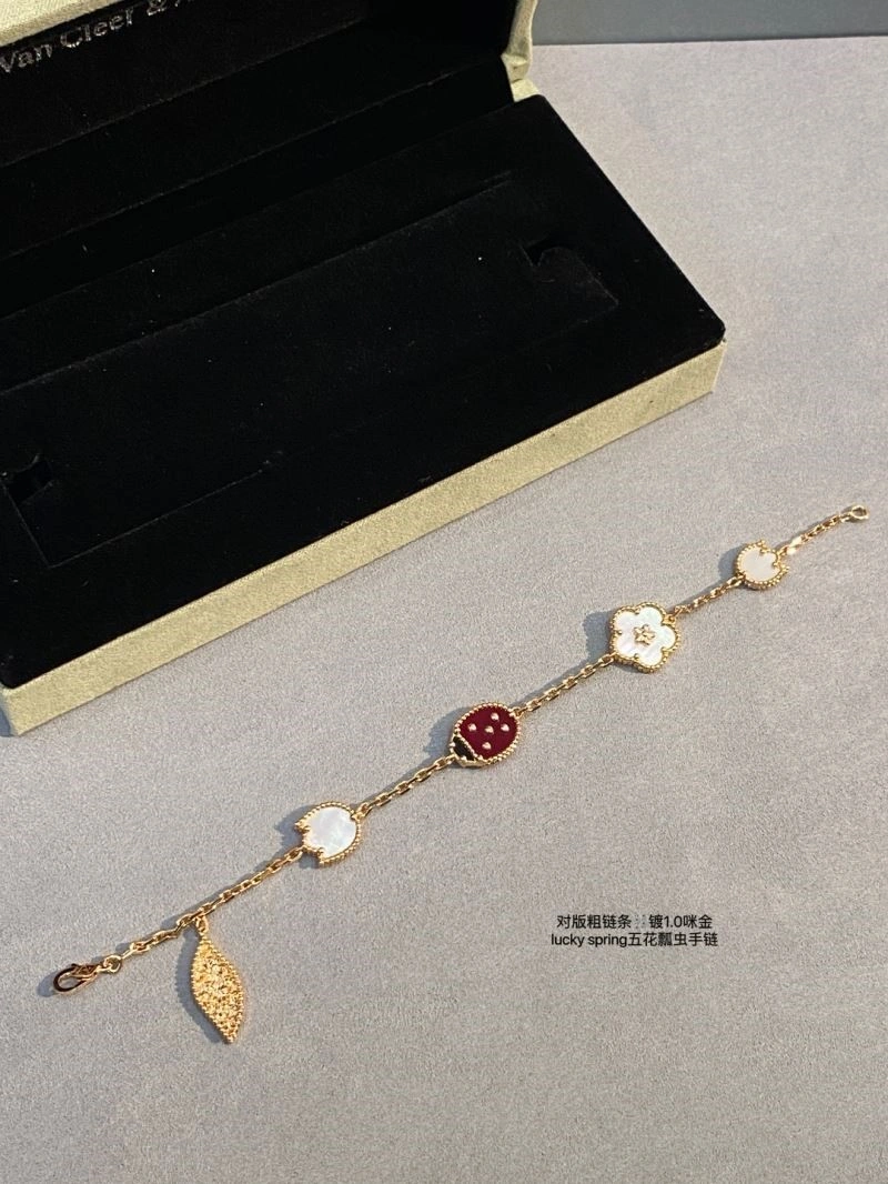 Brand-authenticated Vca Bracelets