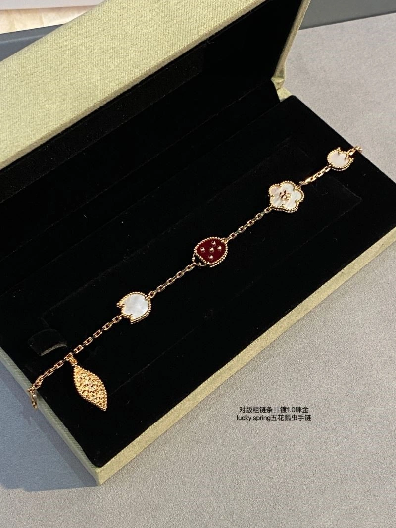 Brand-authenticated Vca Bracelets