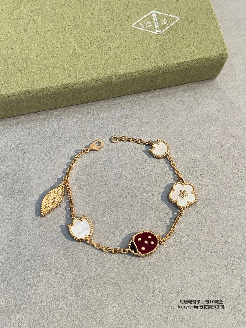 Brand-authenticated Vca Bracelets