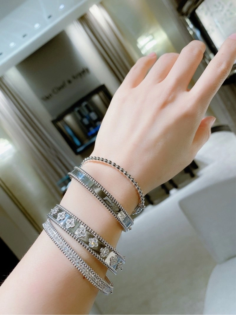 Inexpensive Vca Bracelets