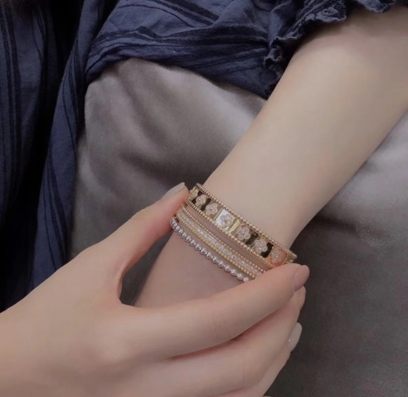 Inexpensive Vca Bracelets