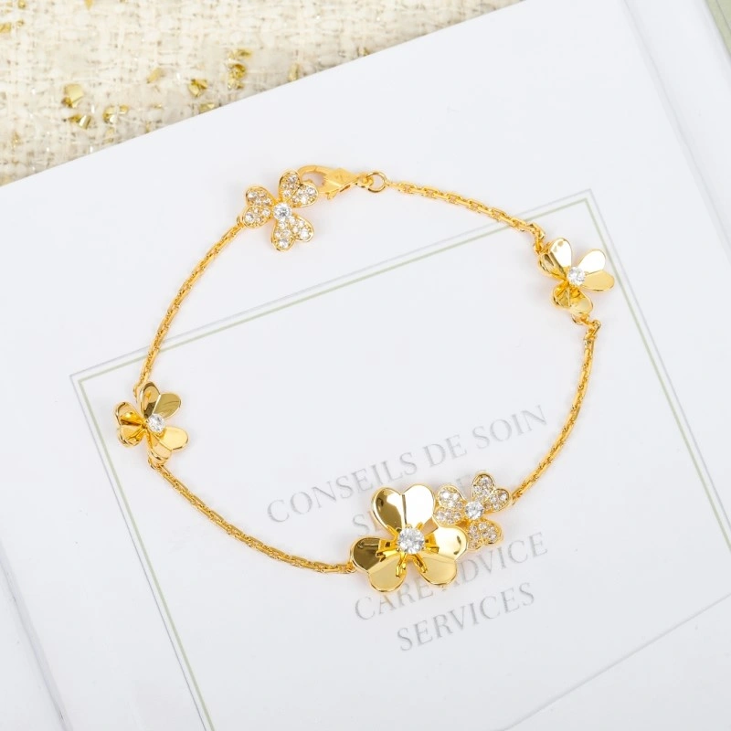 Factory-made Vca Bracelets