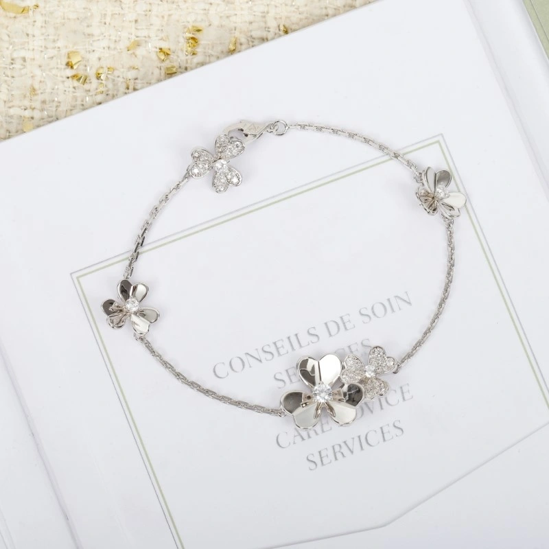 Factory-made Vca Bracelets