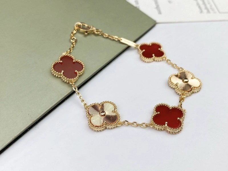 Brand-authenticated Vca Bracelets