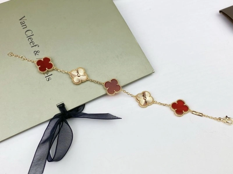 Brand-authenticated Vca Bracelets