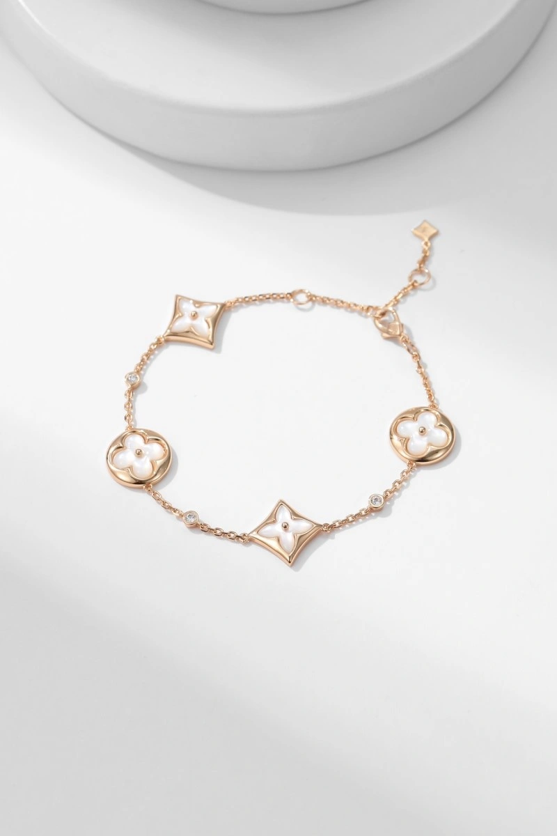 Budget-friendly Vca Bracelets