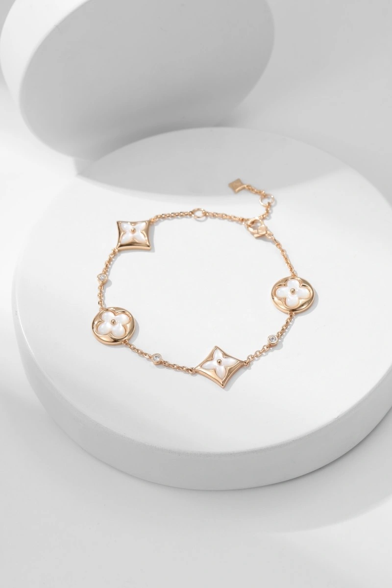 Budget-friendly Vca Bracelets