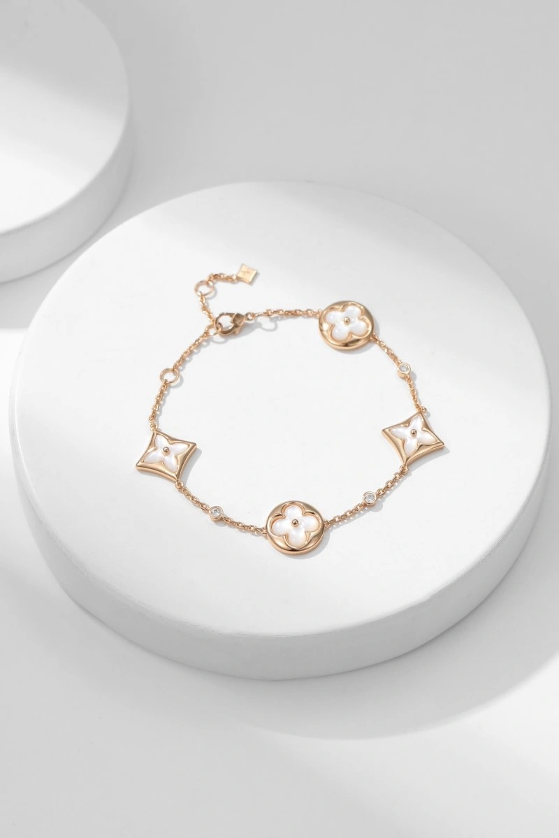 Budget-friendly Vca Bracelets
