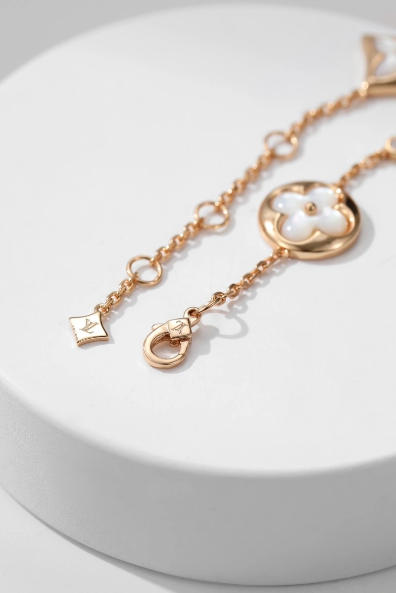 Budget-friendly Vca Bracelets