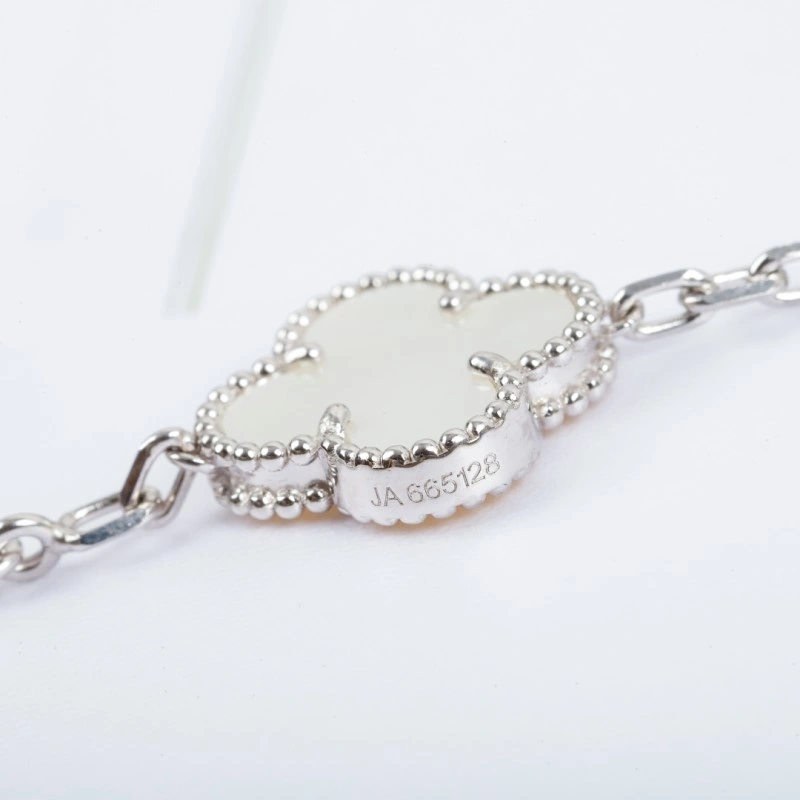 Factory-made Vca Bracelets