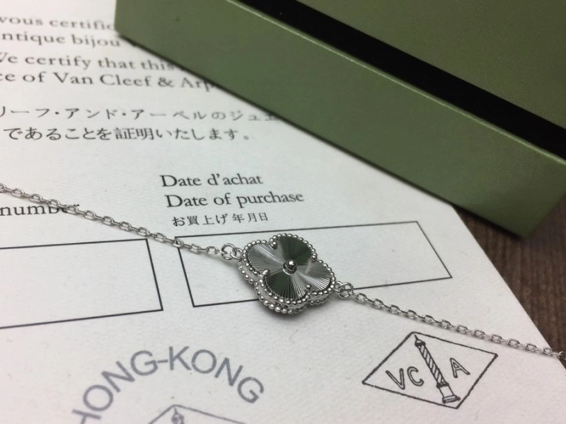 Brand-authenticated Vca Bracelets