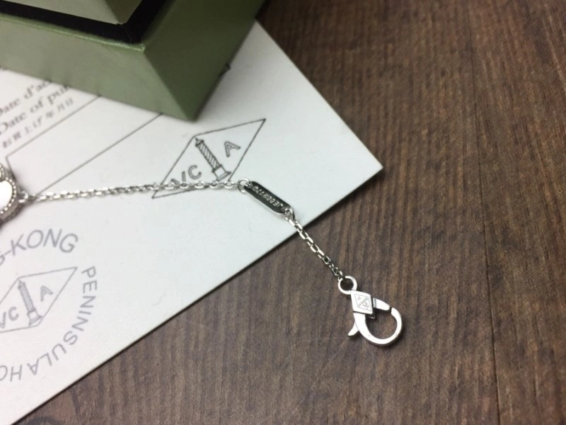 Brand-authenticated Vca Bracelets