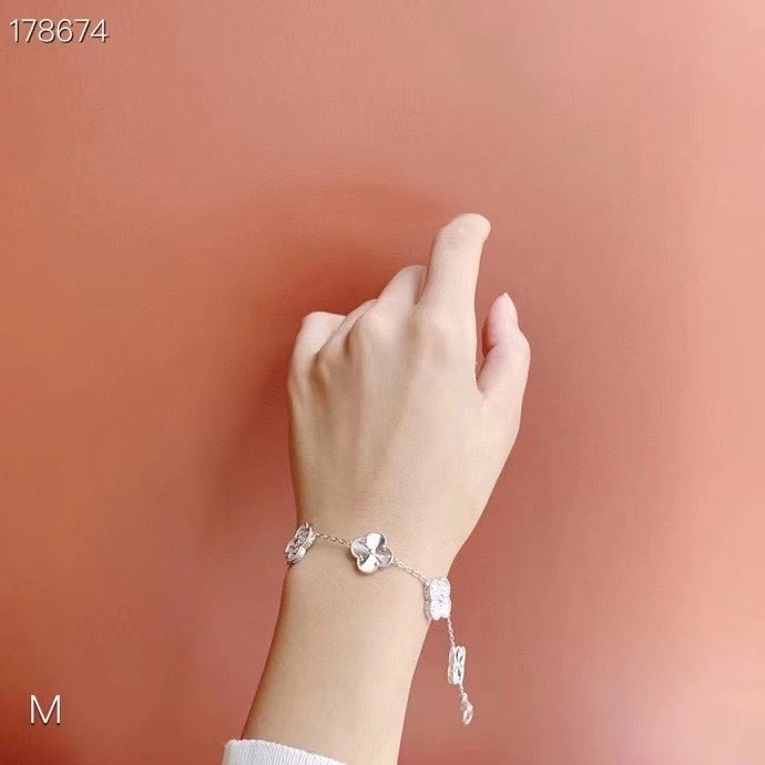 Precise copy Vca Bracelets